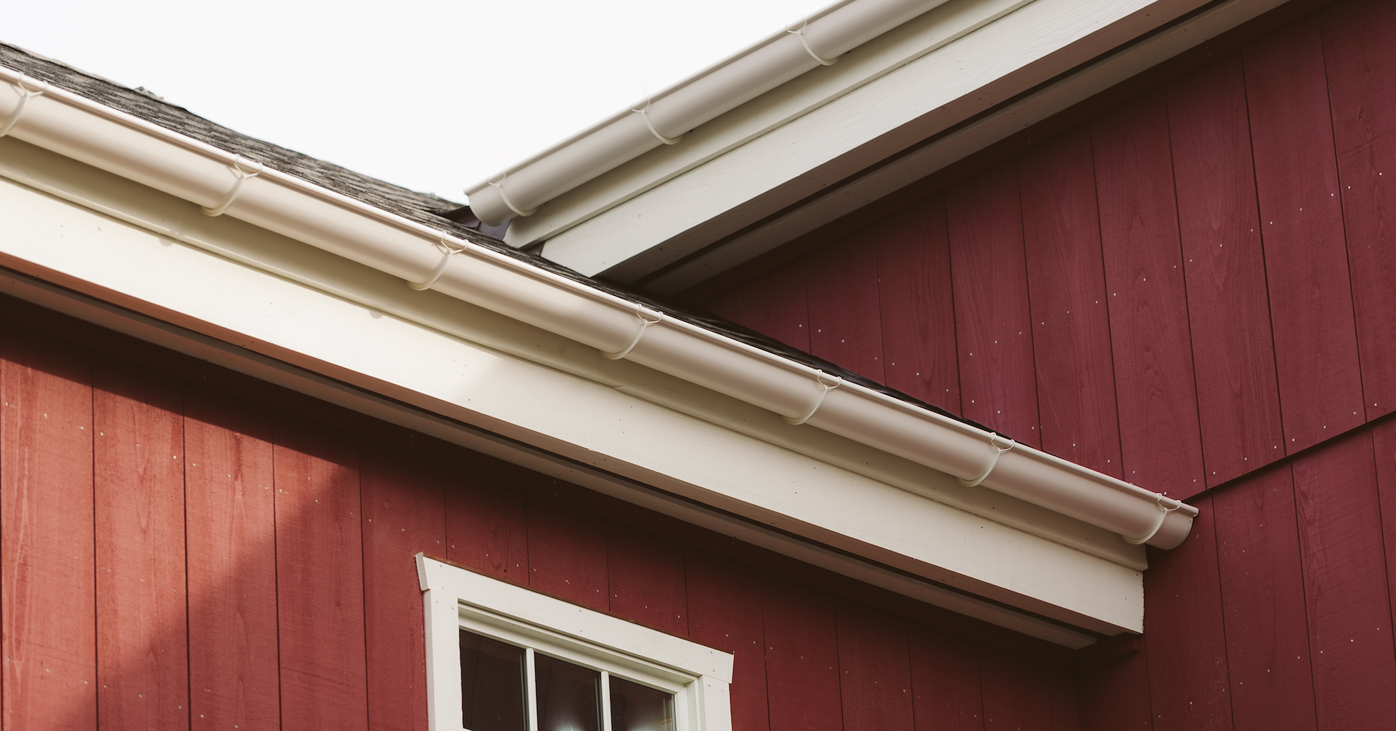 Reasons To Search For Seamless Rain Gutter Installers Near You